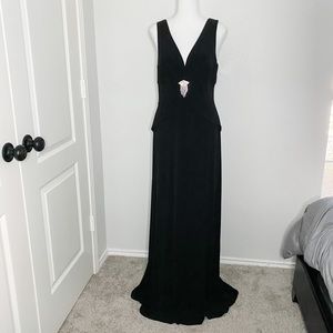 Cachet | Dresses | Cachet Formal Black Dress W Rhinestone Brooch | Poshmark